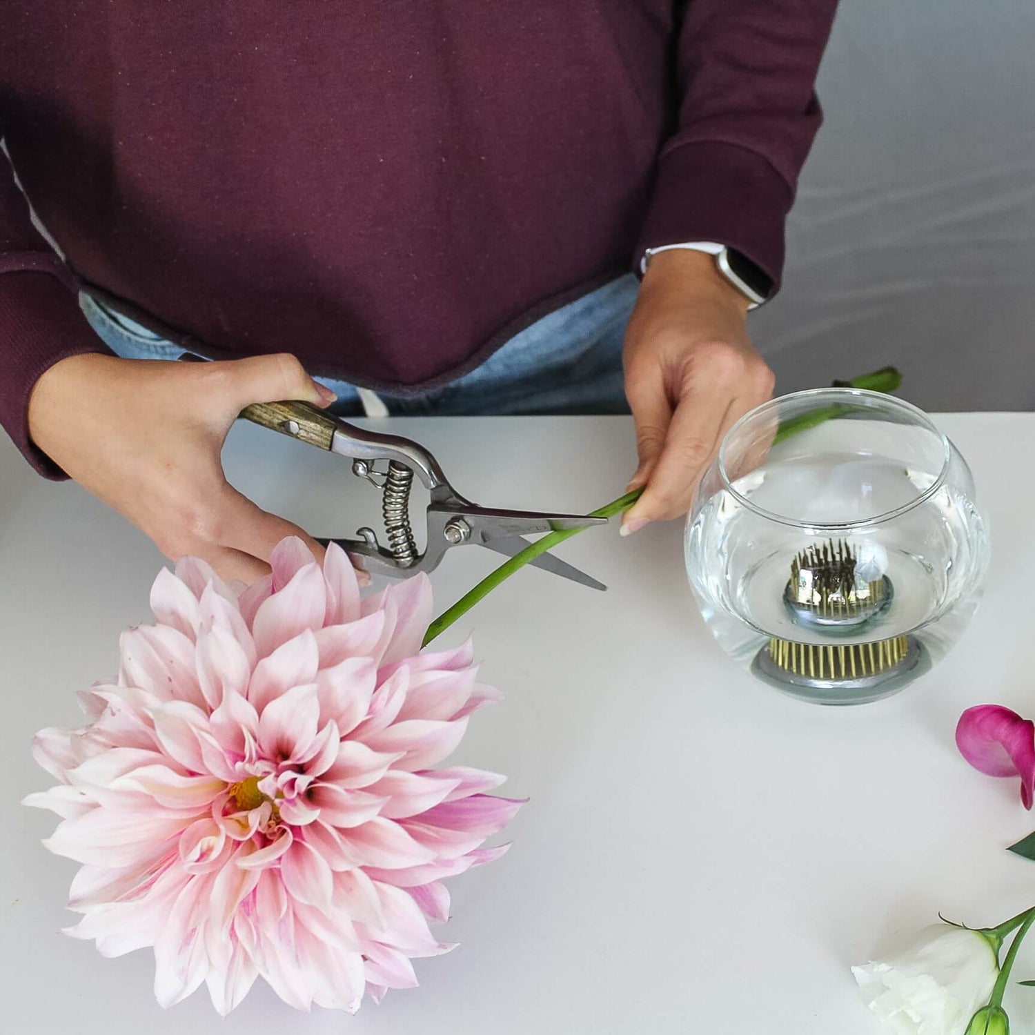 How to Use a Kenzan: A Beginner’s Guide to Pin Frog Flower Arranging ...